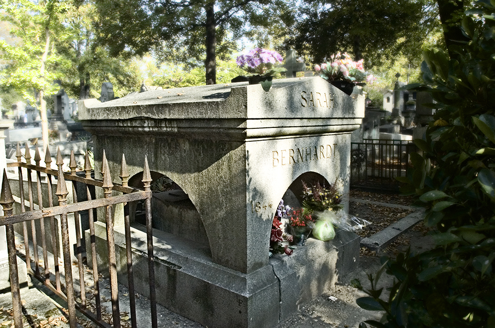 Paris Cemeteries: Sarah Bernhardt D44 in Père-lachaise