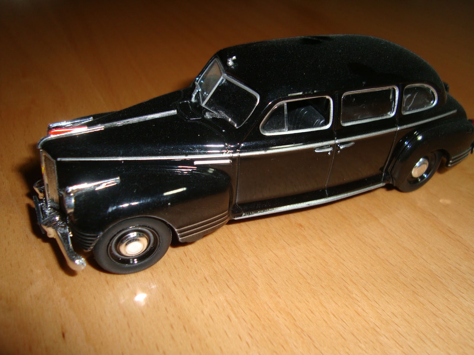 Oscar's Classic Model Cars Collection: 1946+ ZIS 110