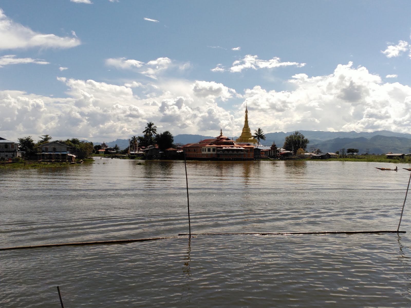 Myanmar, el país de la eterna sonrisa!: Inle Lake. Paseo por el lago.