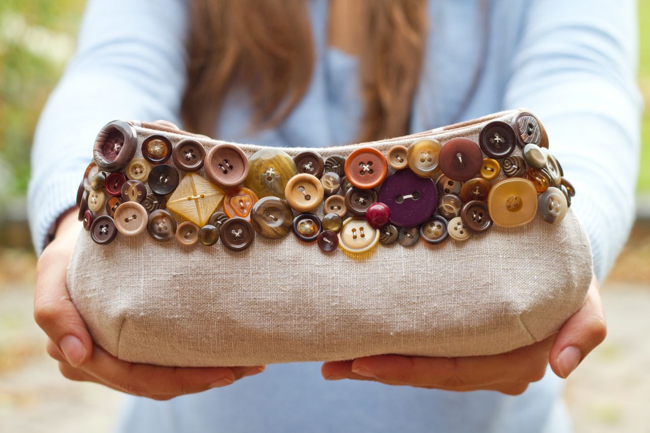 Saídos da Concha: Clutches com Botões :: Button Clutches