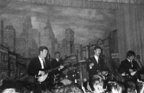 12 de Abril na história dos Beatles 12 de Abril na história dos Beatles