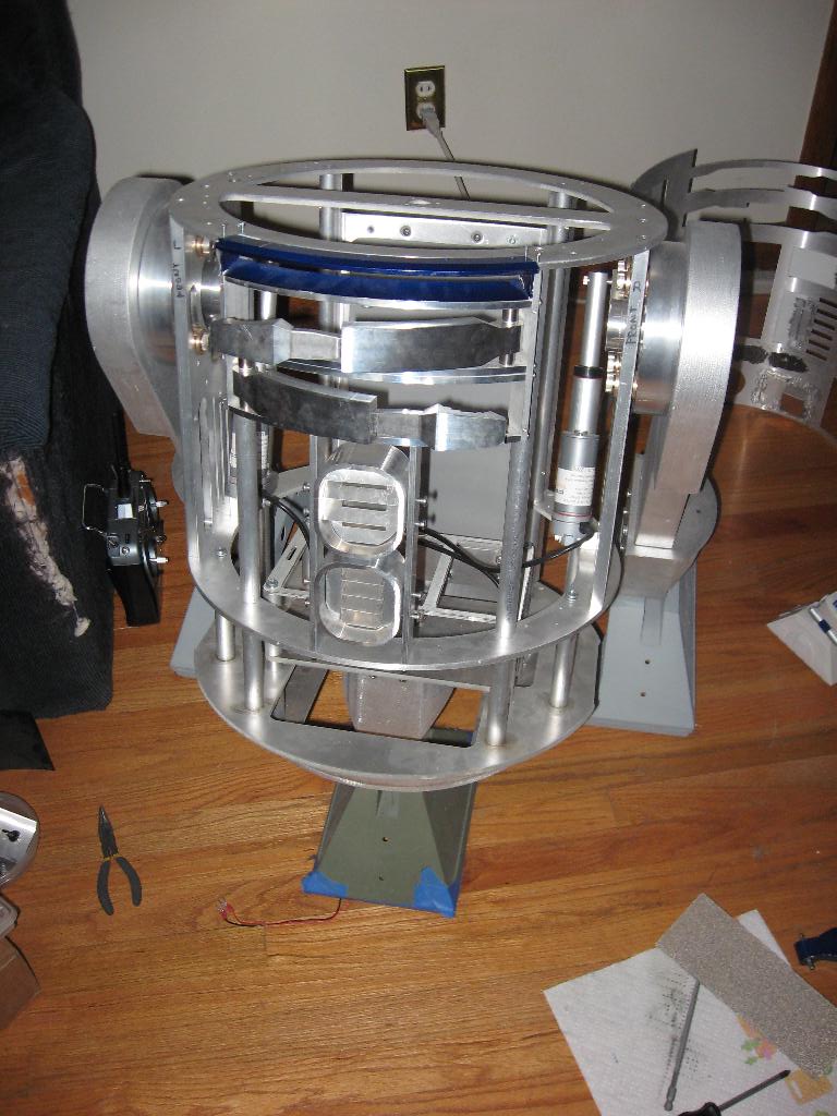 Paul's Second R2-D2 Build: Aluminum Utility Arms installed