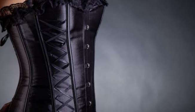 Cara Menggunakan Korset yang Baik dan Benar - Fashion Wanita Update