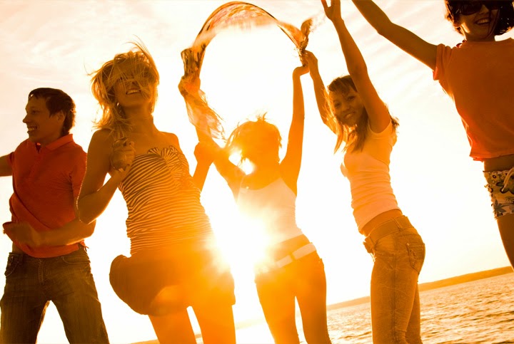 Beach Party Wallpaper Free Download | Depotpicture.com