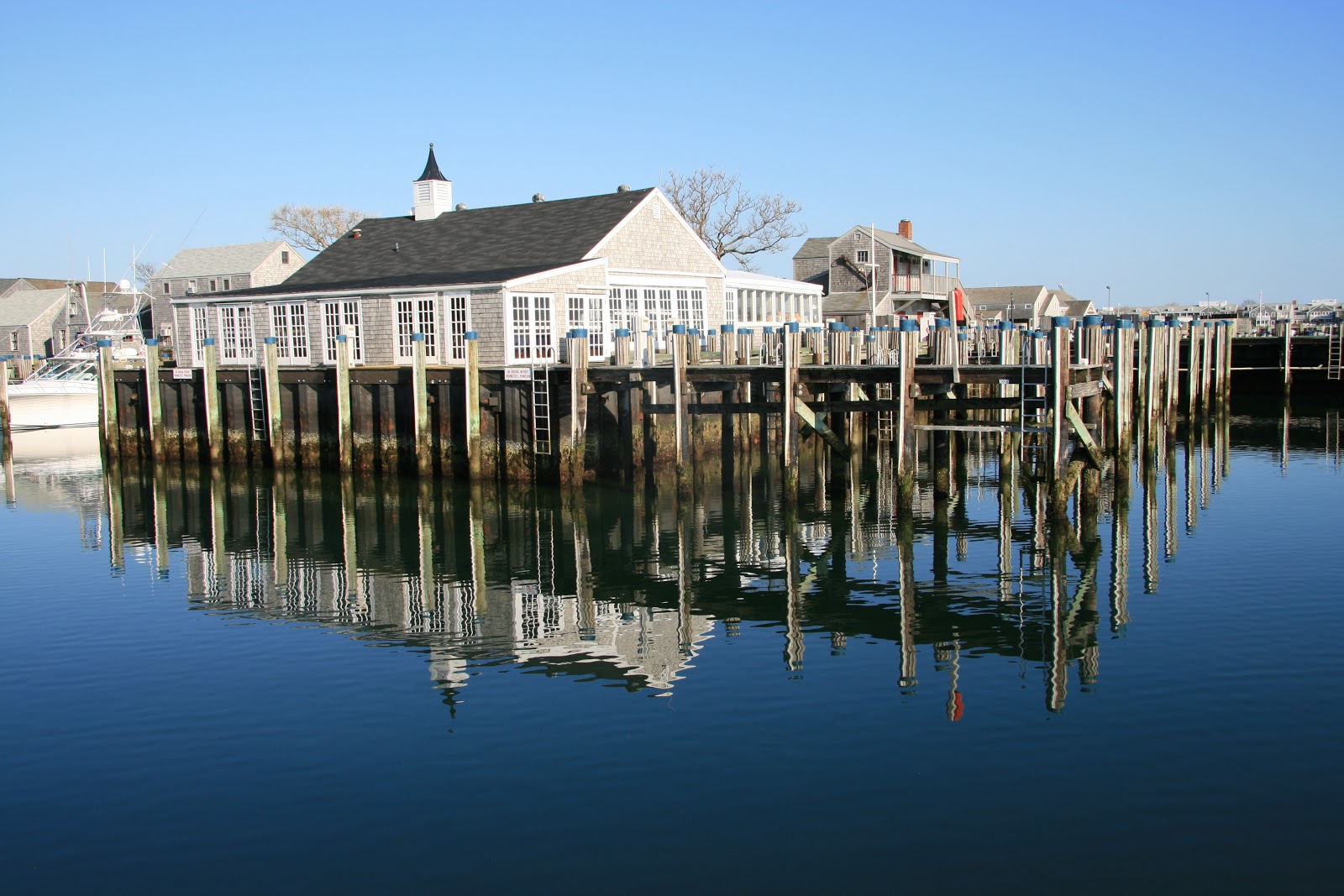 The Travels of a Quilter: Nantucket architecture