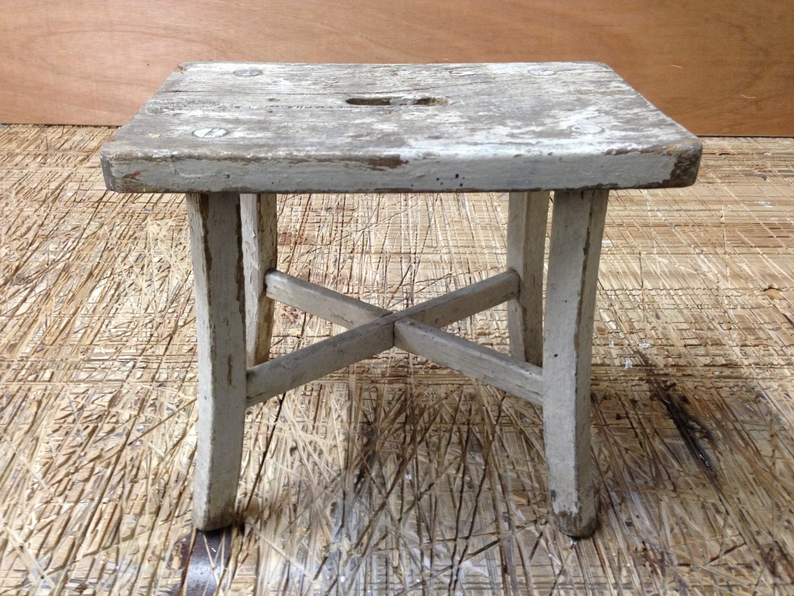 Styling and Salvage: homemade wooden stools