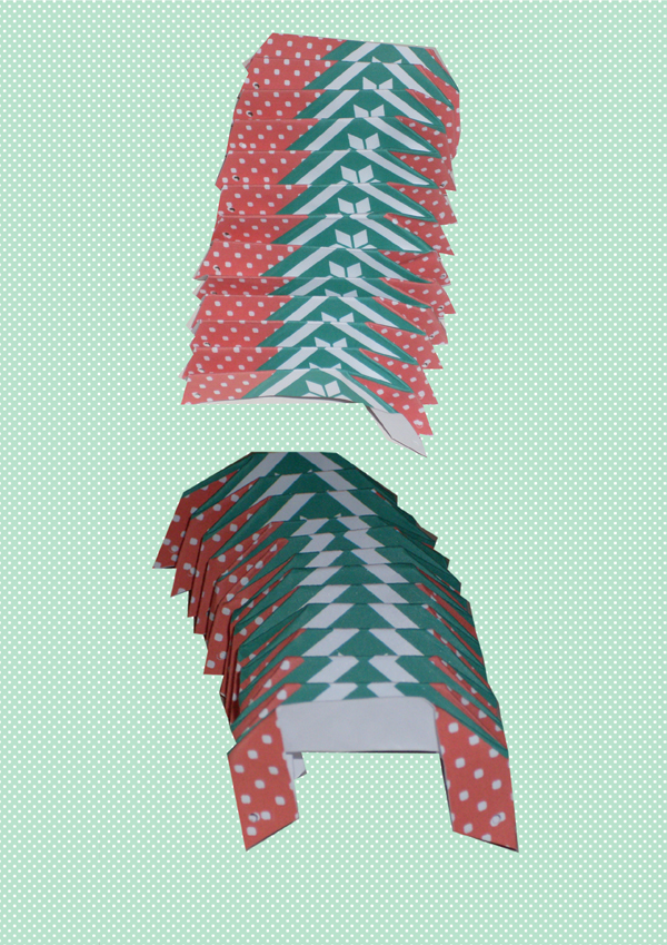 The Papercraft Post: Pleated Paper Globes Tutorial