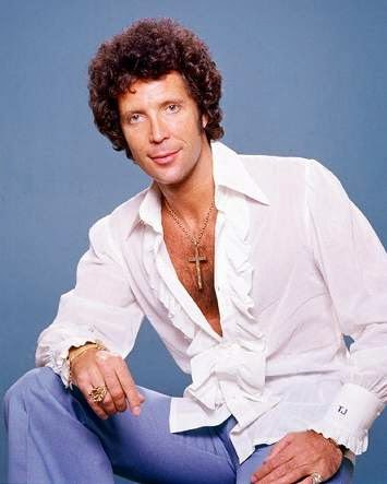 Piruja: Tom Jones