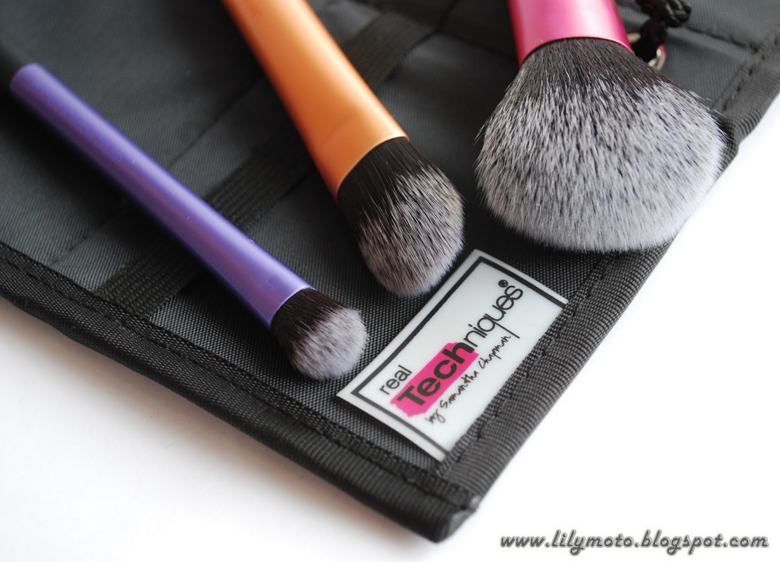 GLORYlook: Обзор тревел-набора из 3 кистей Travel essentials и кисти Expert face brush от Real ...