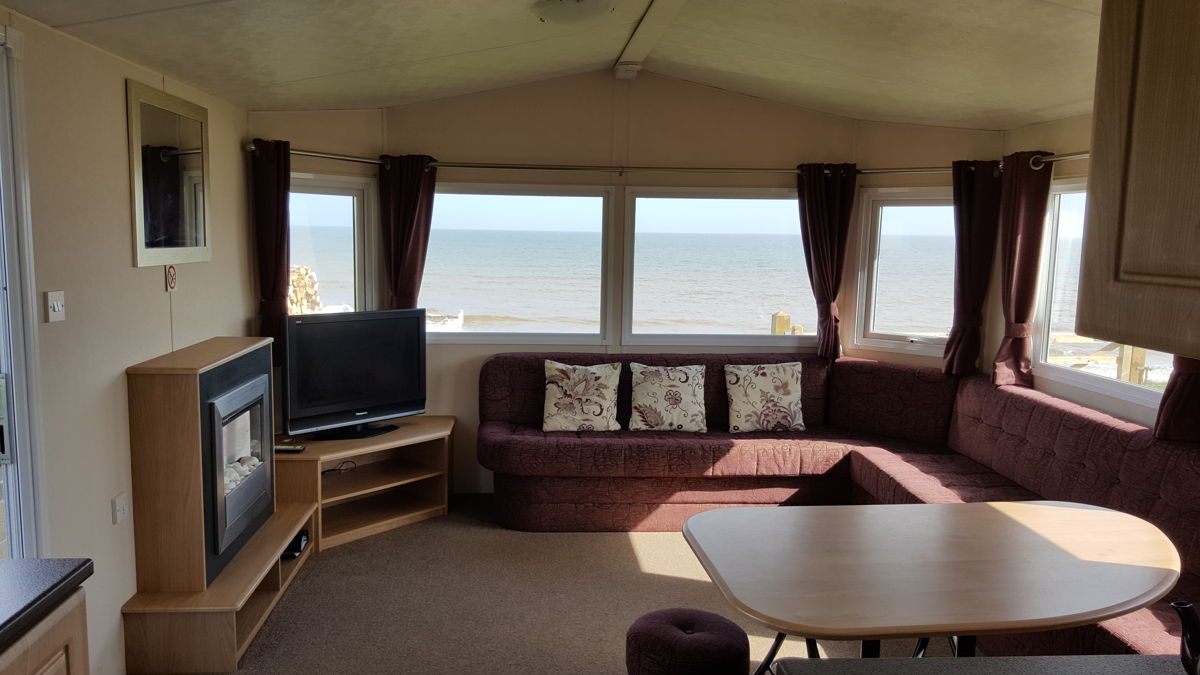 www.aroundaboutbritain.co.uk Castaways Holiday Park, Bacton, Norfolk ...