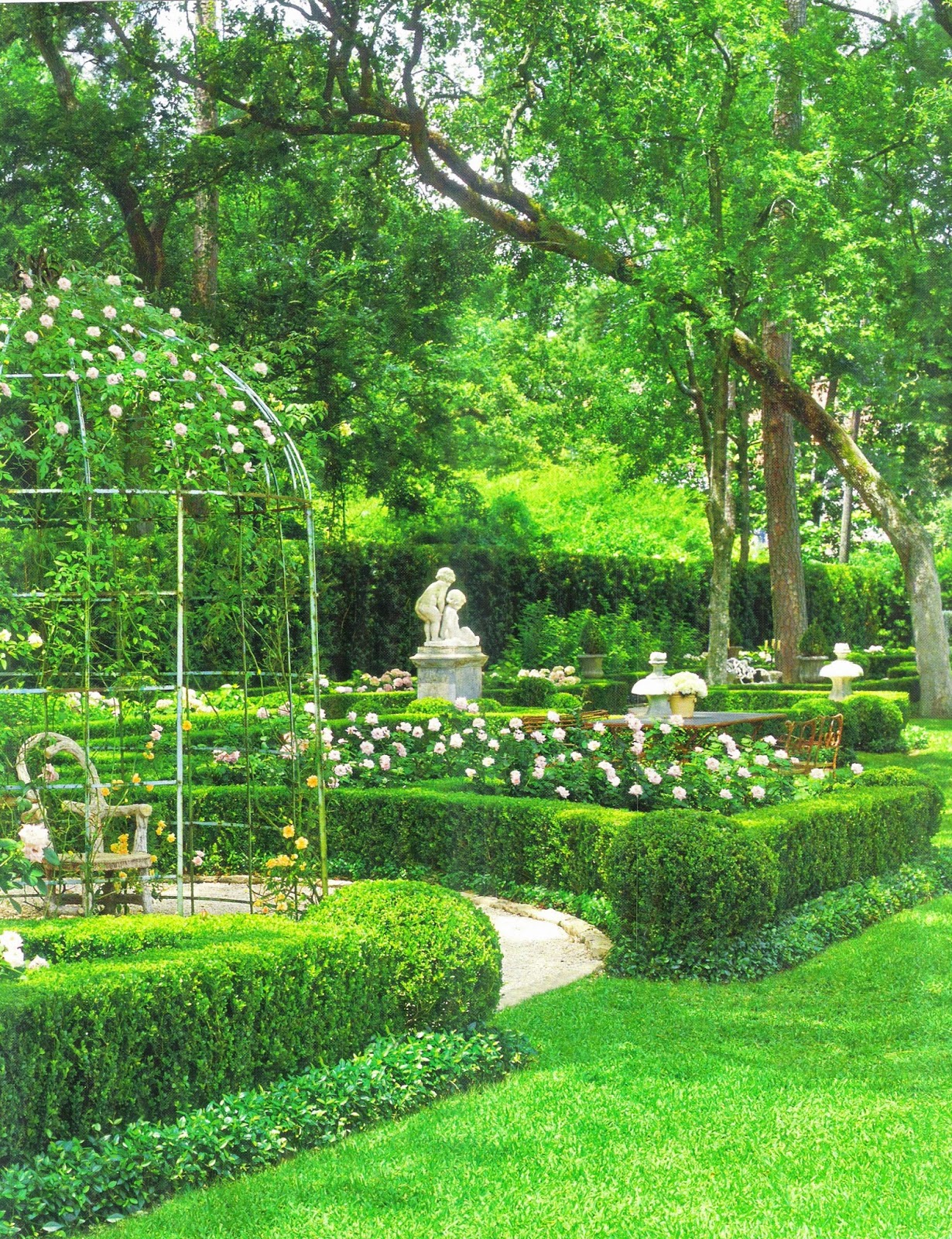 Pamela Pierce in the Garden - interiors and decor magazine