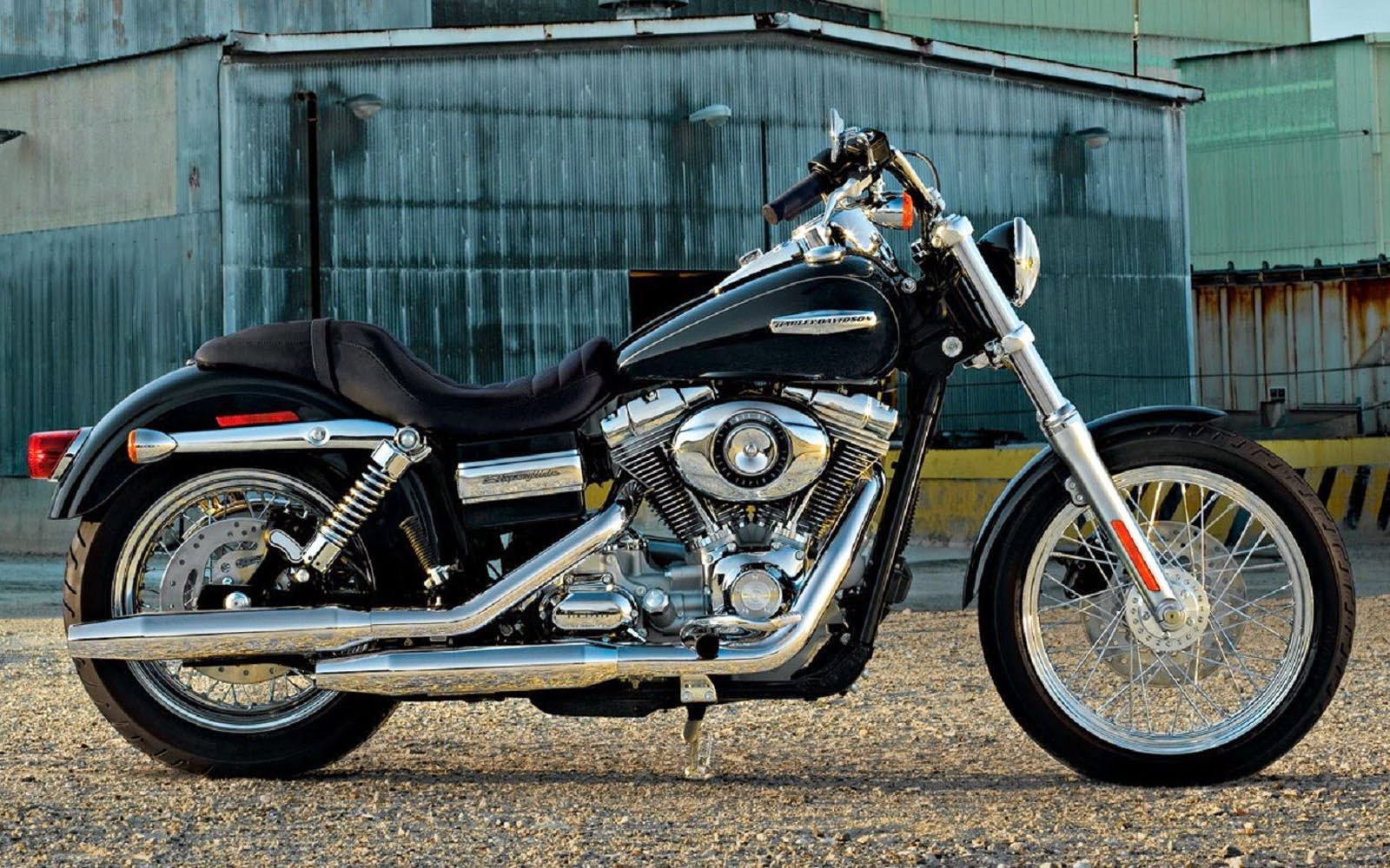 wallpapers: Harley Davidson FXDC Dyna Super Glide Wallpapers