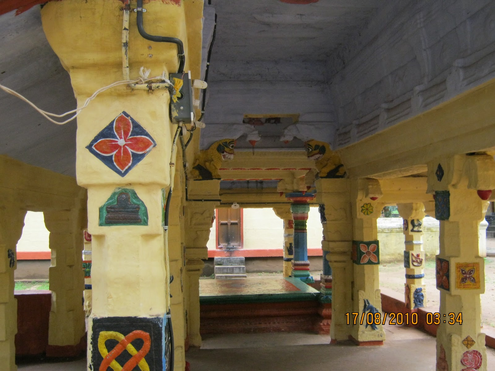 Aalaya Darshanam: Arayankavu Sri Dharmasastha Temple photos