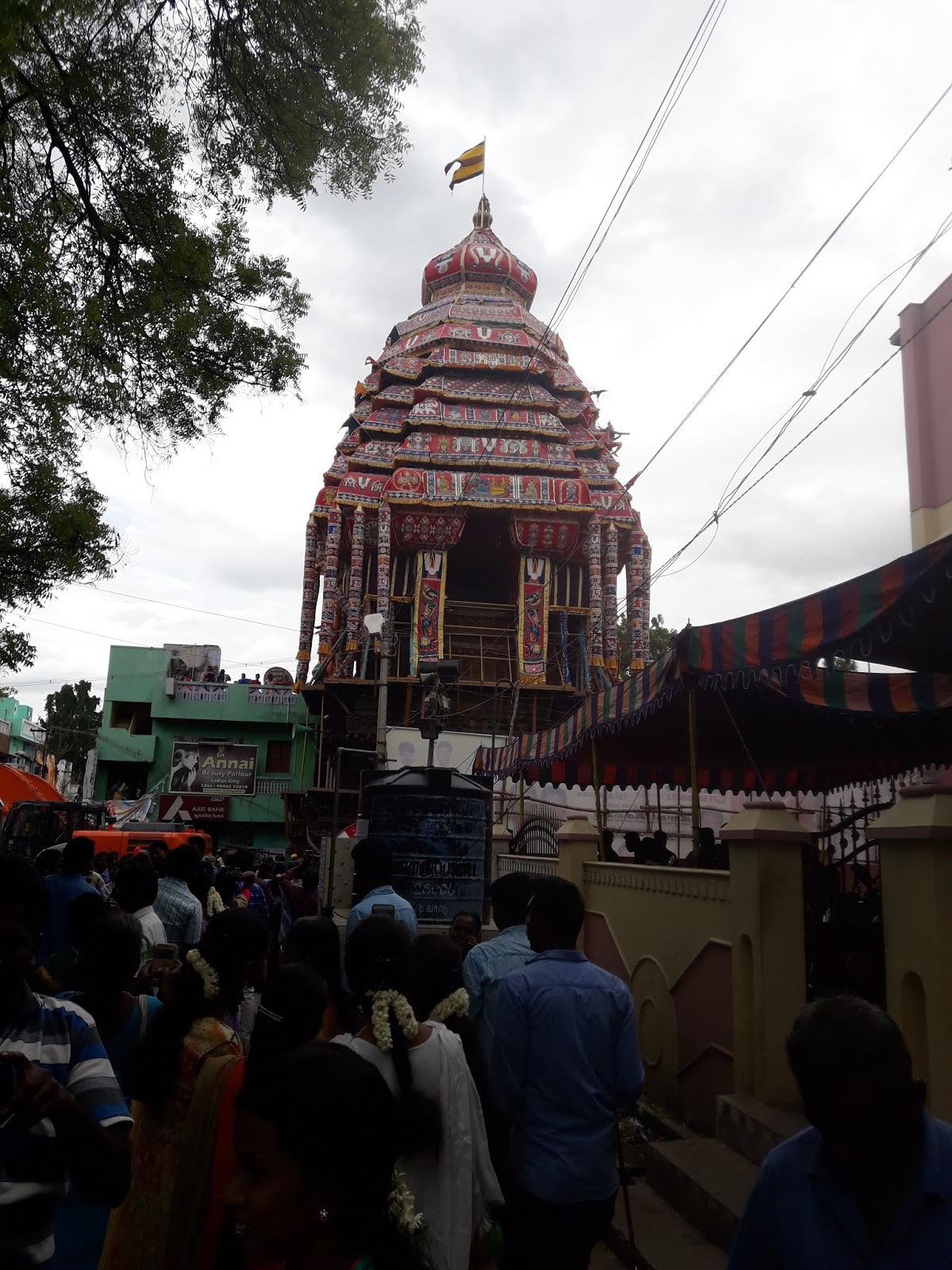 Temple: Aadi Ther(Radham)