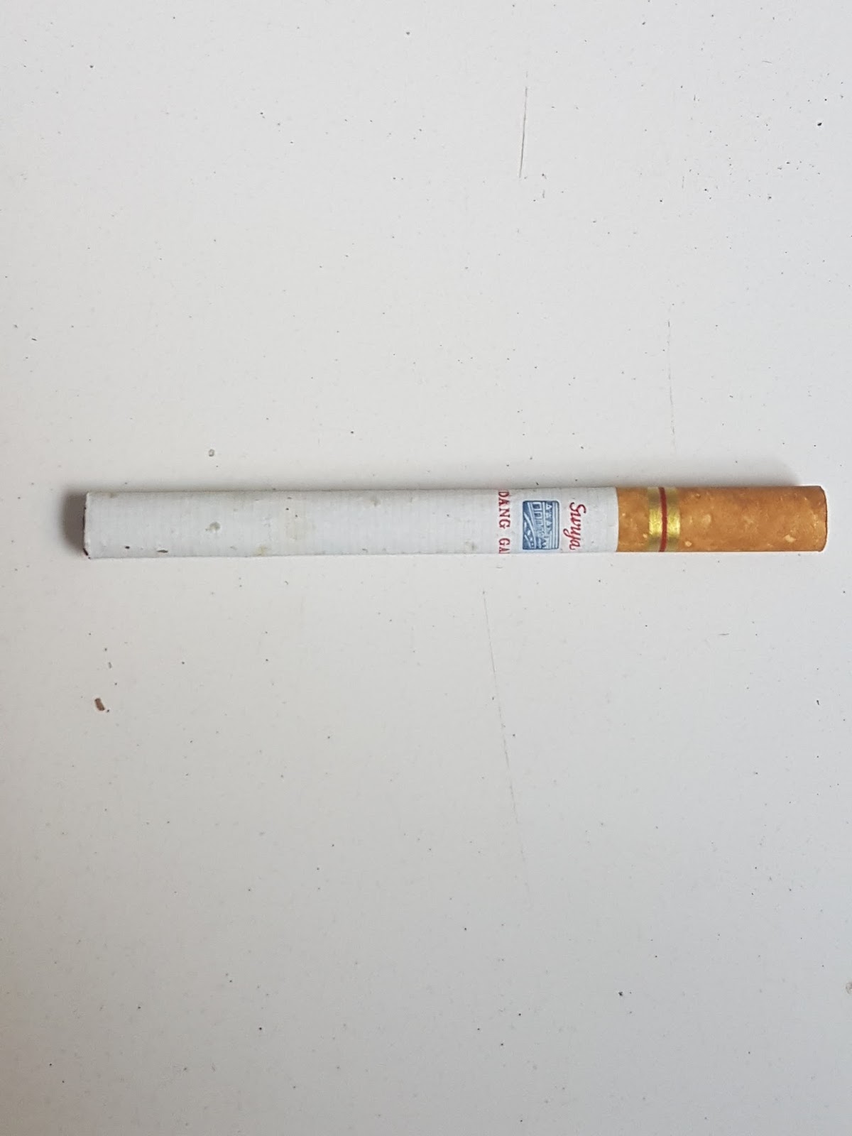 Surya PROfessional Merah, SKM Full Flavor dengan Ukuran Batang Slim ...