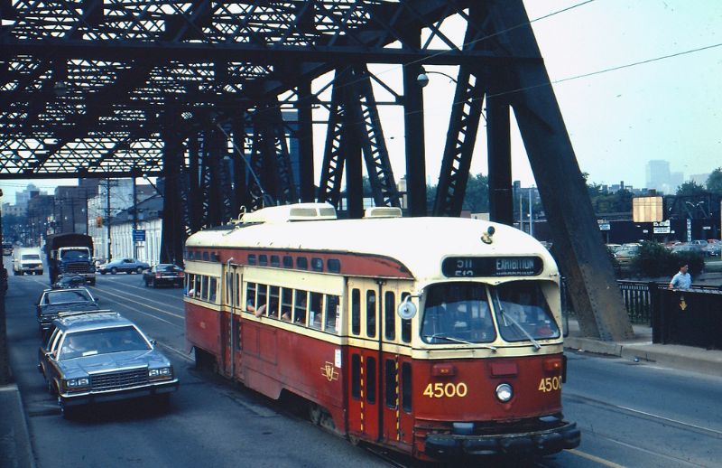 Fascinating Color Photos That Capture Transportation of Toronto in the ...