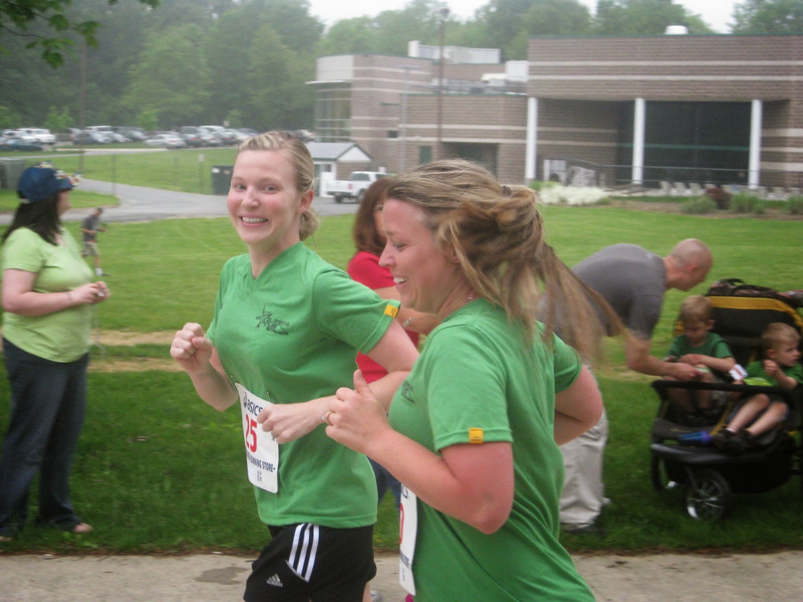 Bouncing Buns - Bouncing our Buns thru Running: March 2015