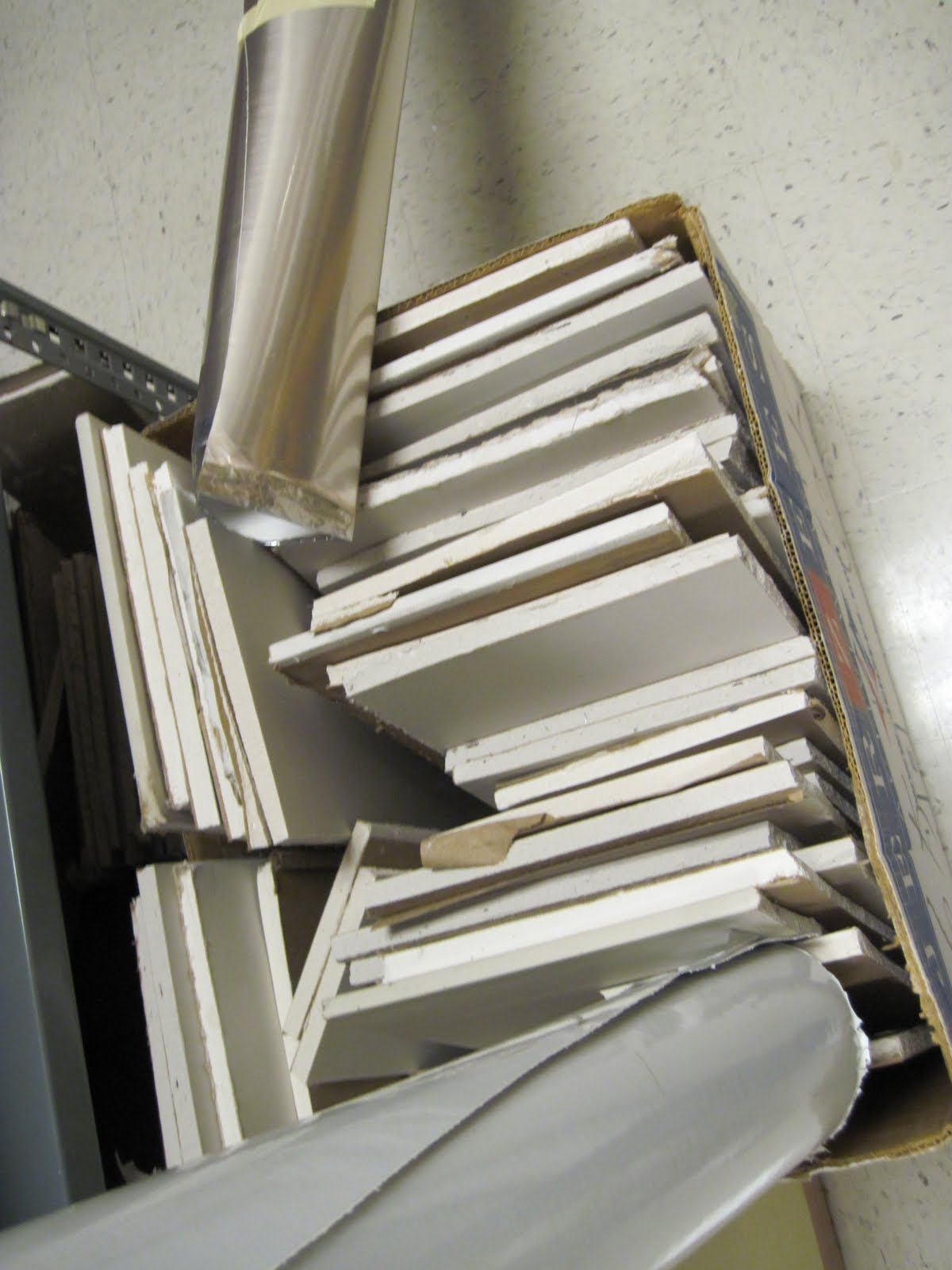 There's a Dragon in my Art Room: Bulletin boards & art room views