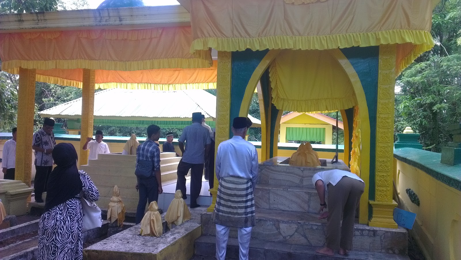 KELUARGA PAJAR, PARIMBUNIS: ZIARAH MAKAM DAENG CHELAK / DAENG MEREWAH ...