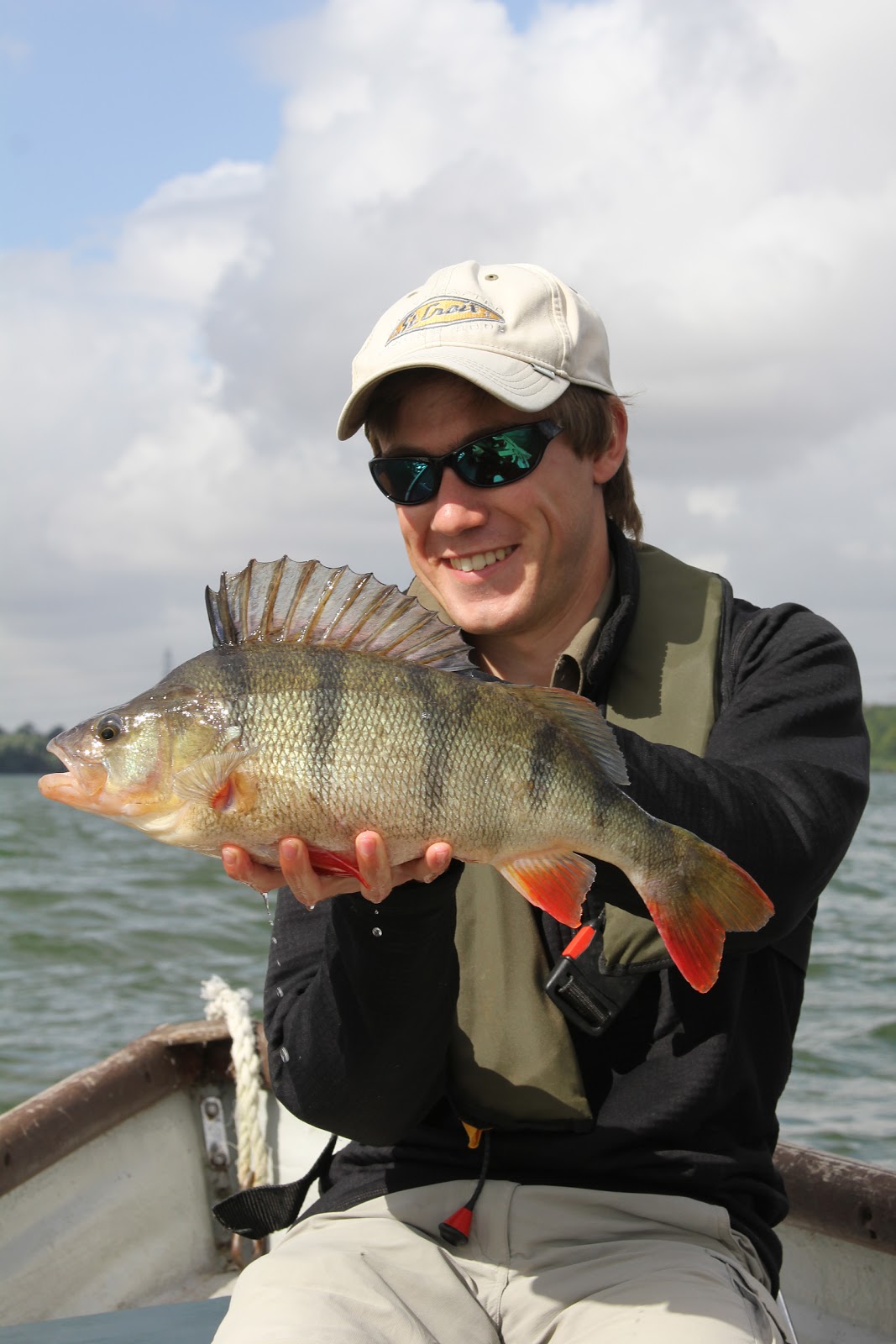 Sam Edmonds Fishing Blog: My first 4lb Perch on the Fly