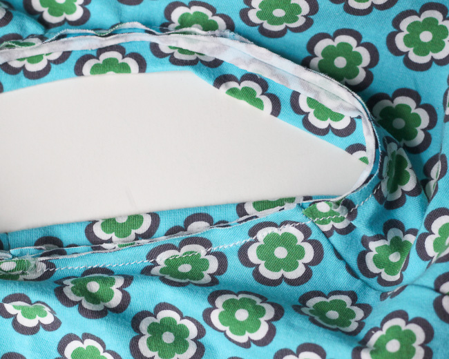 MODKIDBOUTIQUE: Tips & Tricks: Knit Neck Binding 3 Ways