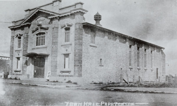 The hundred-year-old Papatoetoe Town Hall (part 1)