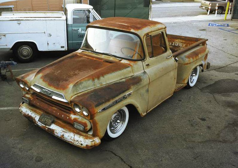 autoliterate: Delmo's Speed & Kustom & the '58 Apache.