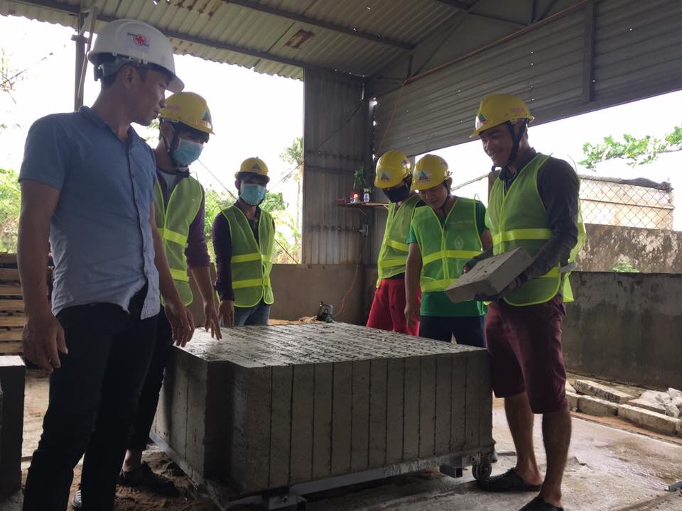 Gạch Bọt Khí Siêu Nhẹ Bách Việt Land