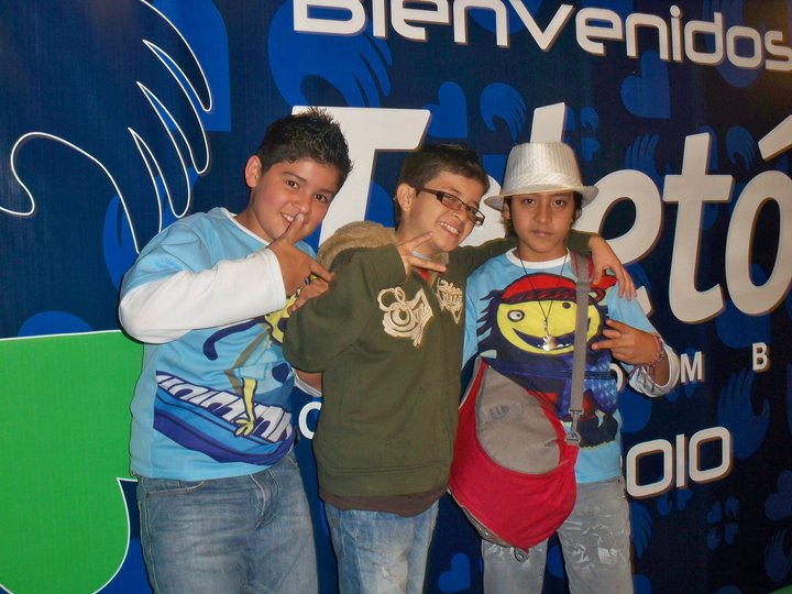 JHONNYER GONZALEZ: ANGELITOS CANAL CARACOL