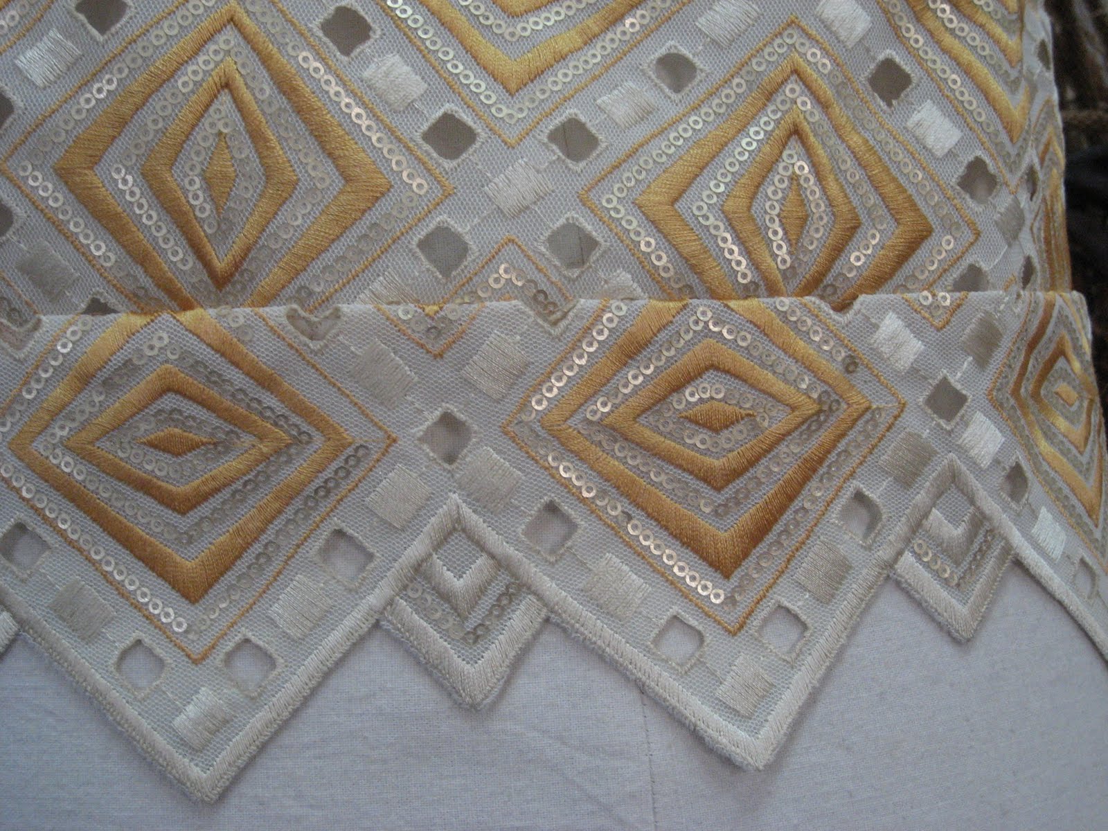 NS TEJIDOS Y TELAS: Top de organza (tela nigeriana)calada, bordada y ...