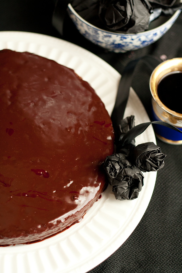 TASTY TRIX: The Poisoner's Cake: Serial Killer Supper Series, Part Two ...