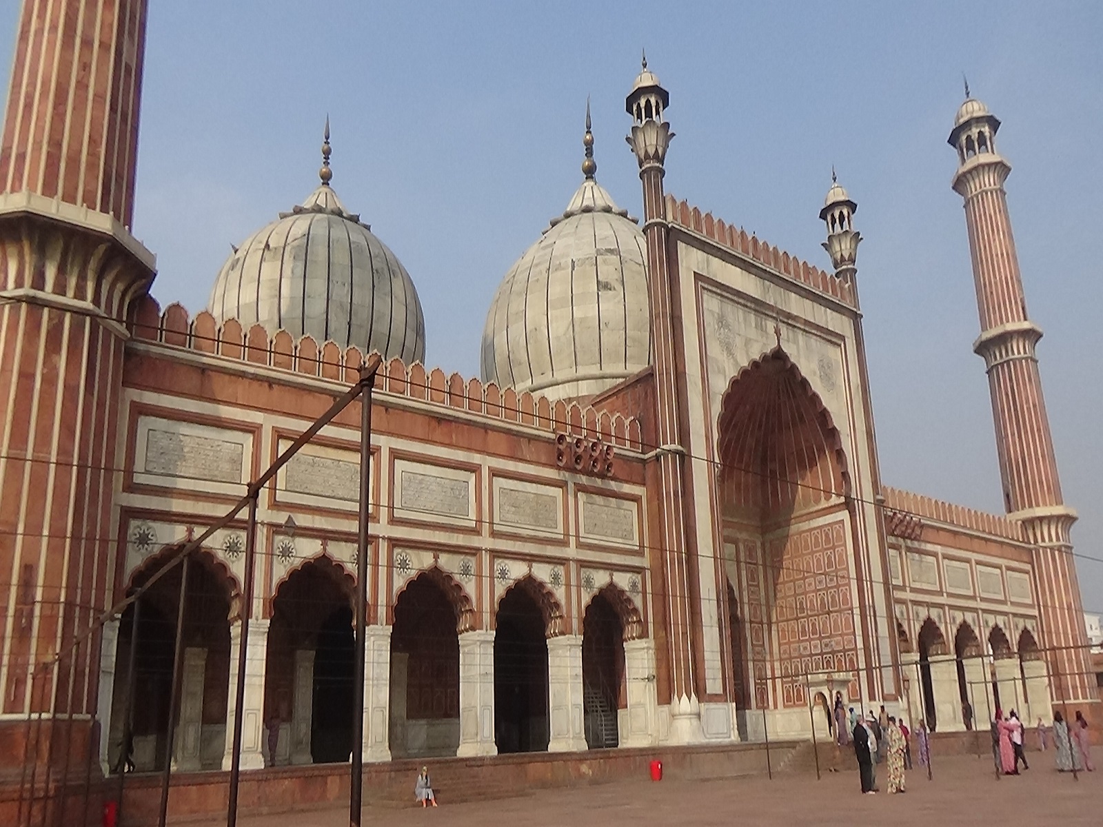 Tama Masjid - AWFULLY COOL