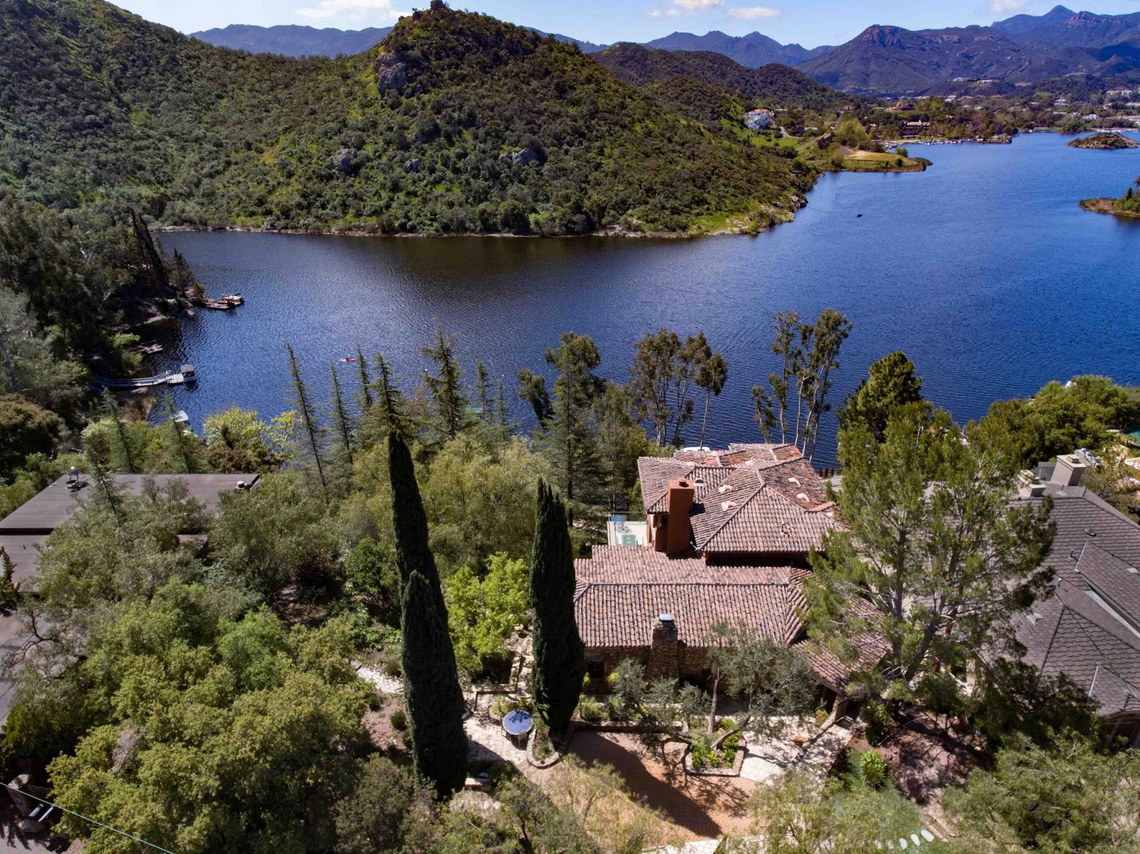 TOM PETTY'S STUNNING MALIBU LAKE HOUSE FOR SALE