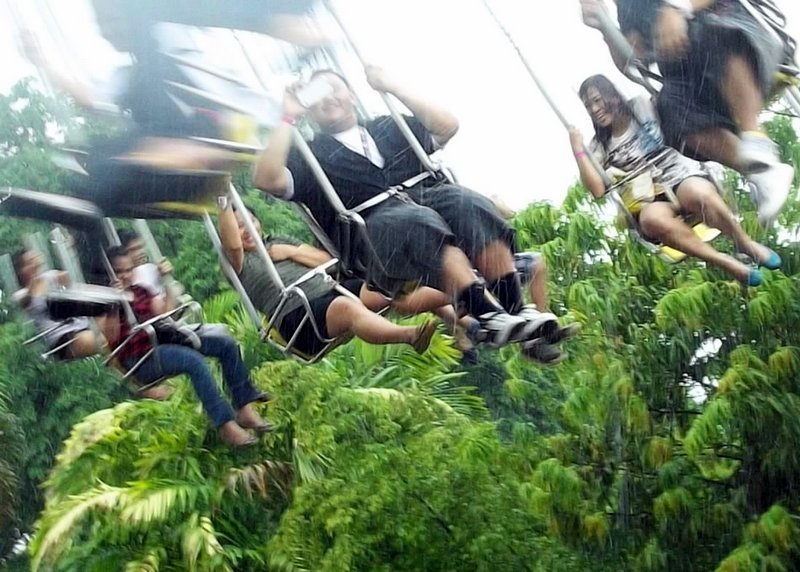 In Any Language: 2012-05-26-Enchanted Kingdom's Flying Fiesta