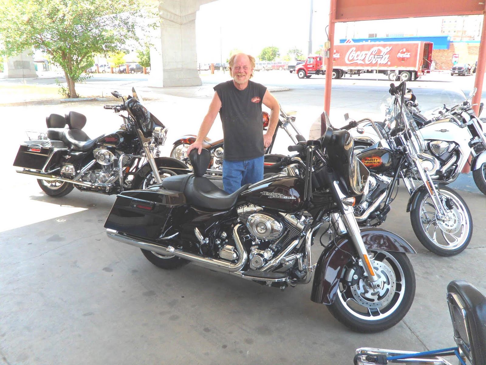 NORTH TEXAS BIKERS V: RETURN TO JIM'S BIKE DETAIL SHOP 6-28-2011