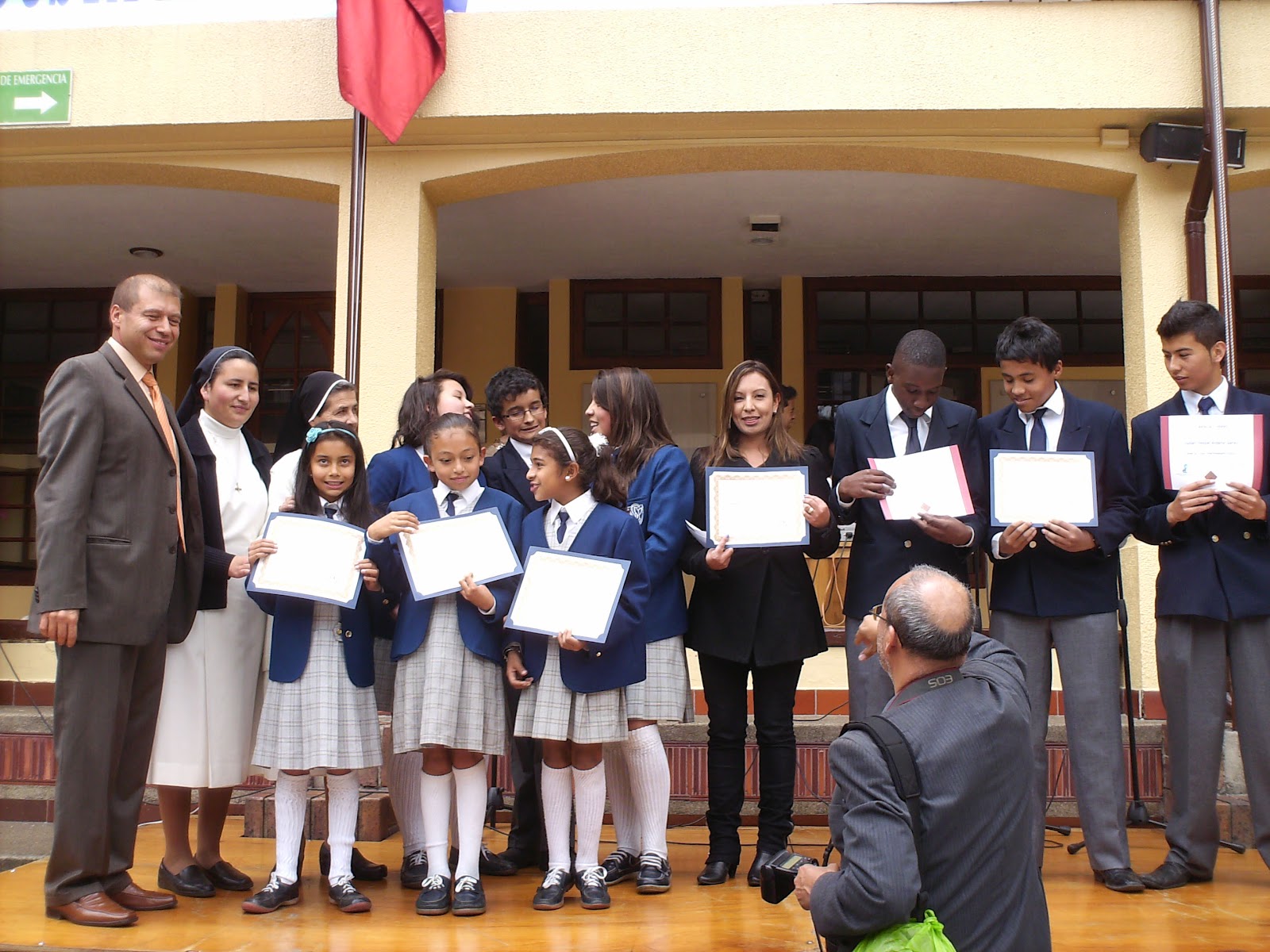 AEA EXPLORER BLOG!: Colegio Presentacion Centro Graduation