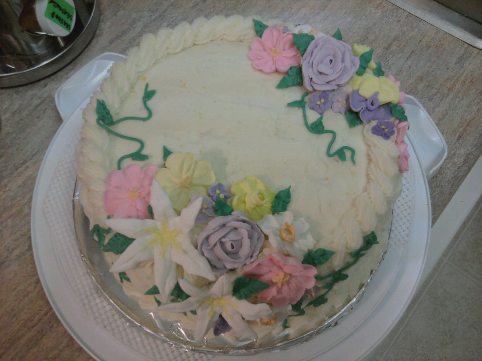 The Gluten Free Wife: Wilton Advanced Flowers Final Cake!!!