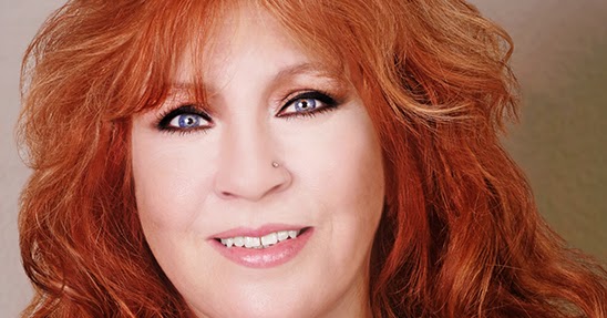 Alan Mercer's PROFILE: Christmas In July With Lisa Layne