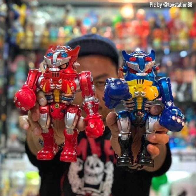 ROBOPUNCH MECH BOXER: Red Jet vs Blue Motor by MechNoiz Toys X Micbraining