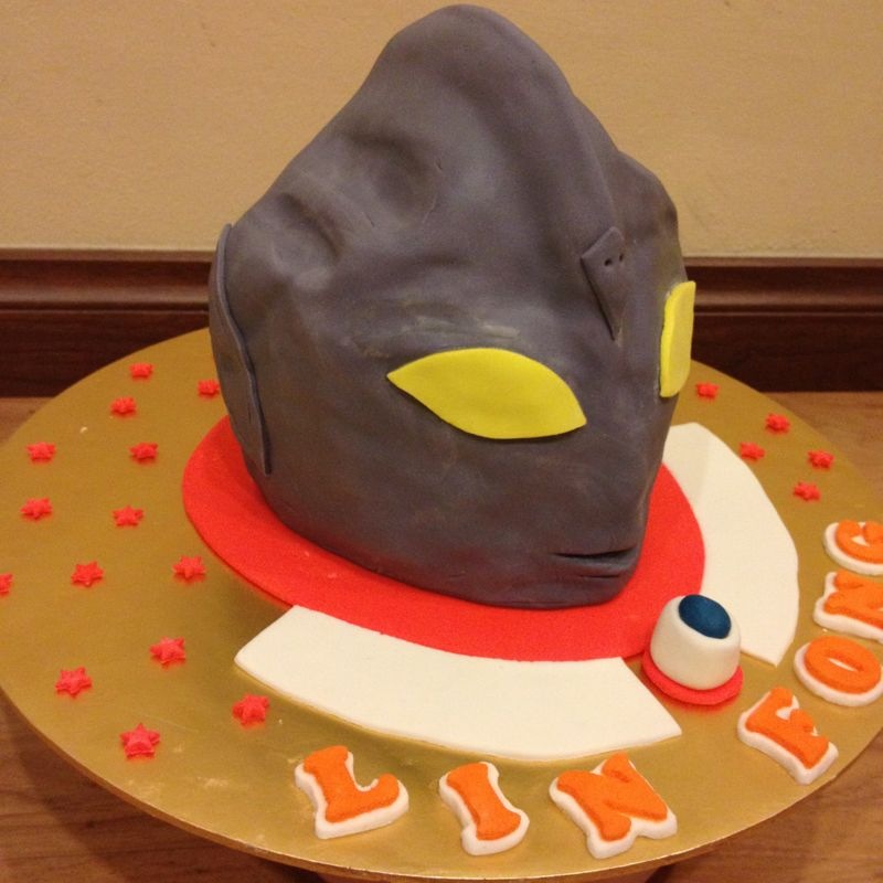 Kelly's Little Corner: Baking Diary's, Ultraman Cake Design
