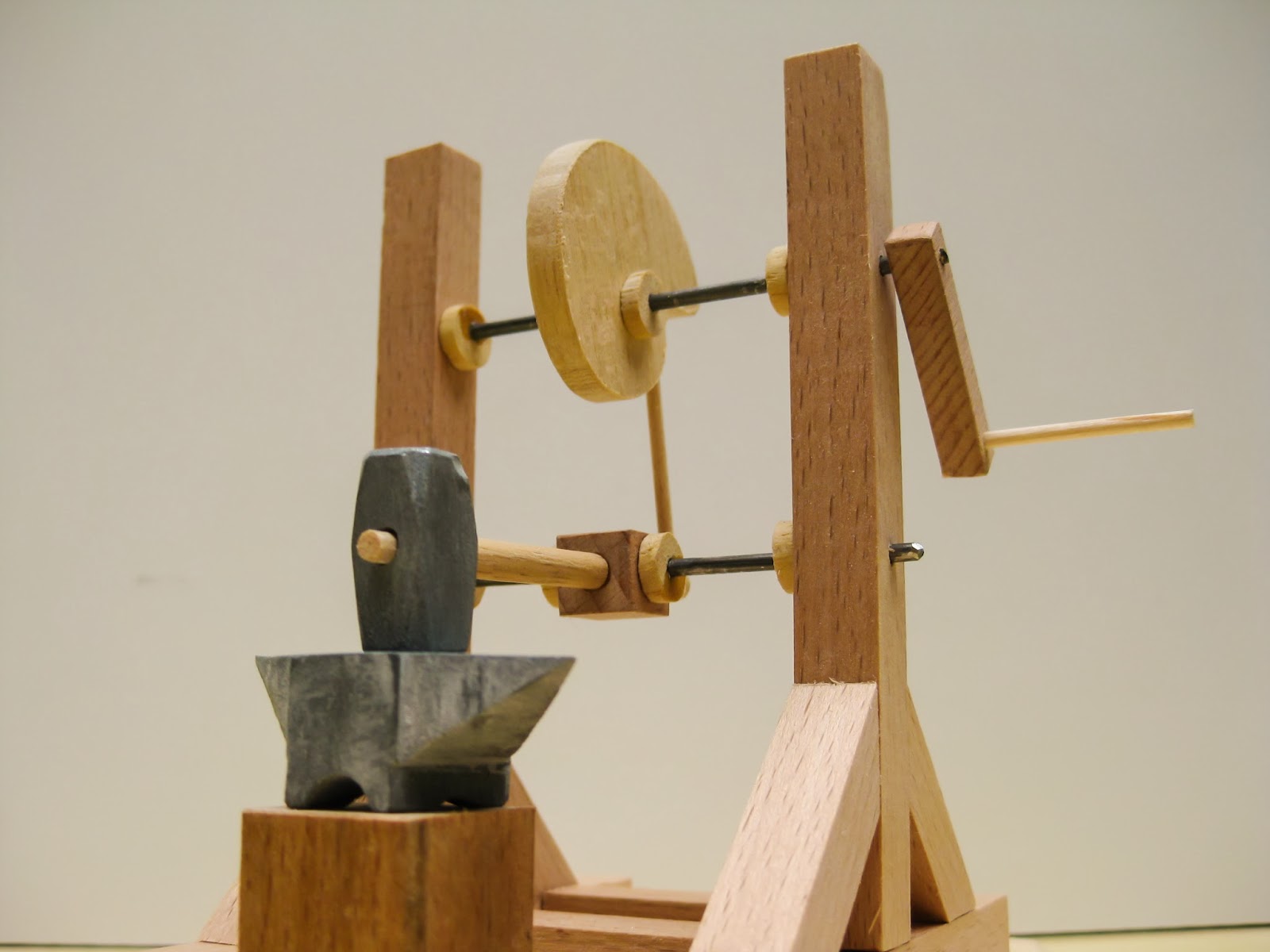 fpwing-eng: Leonardo's Cam Hammer