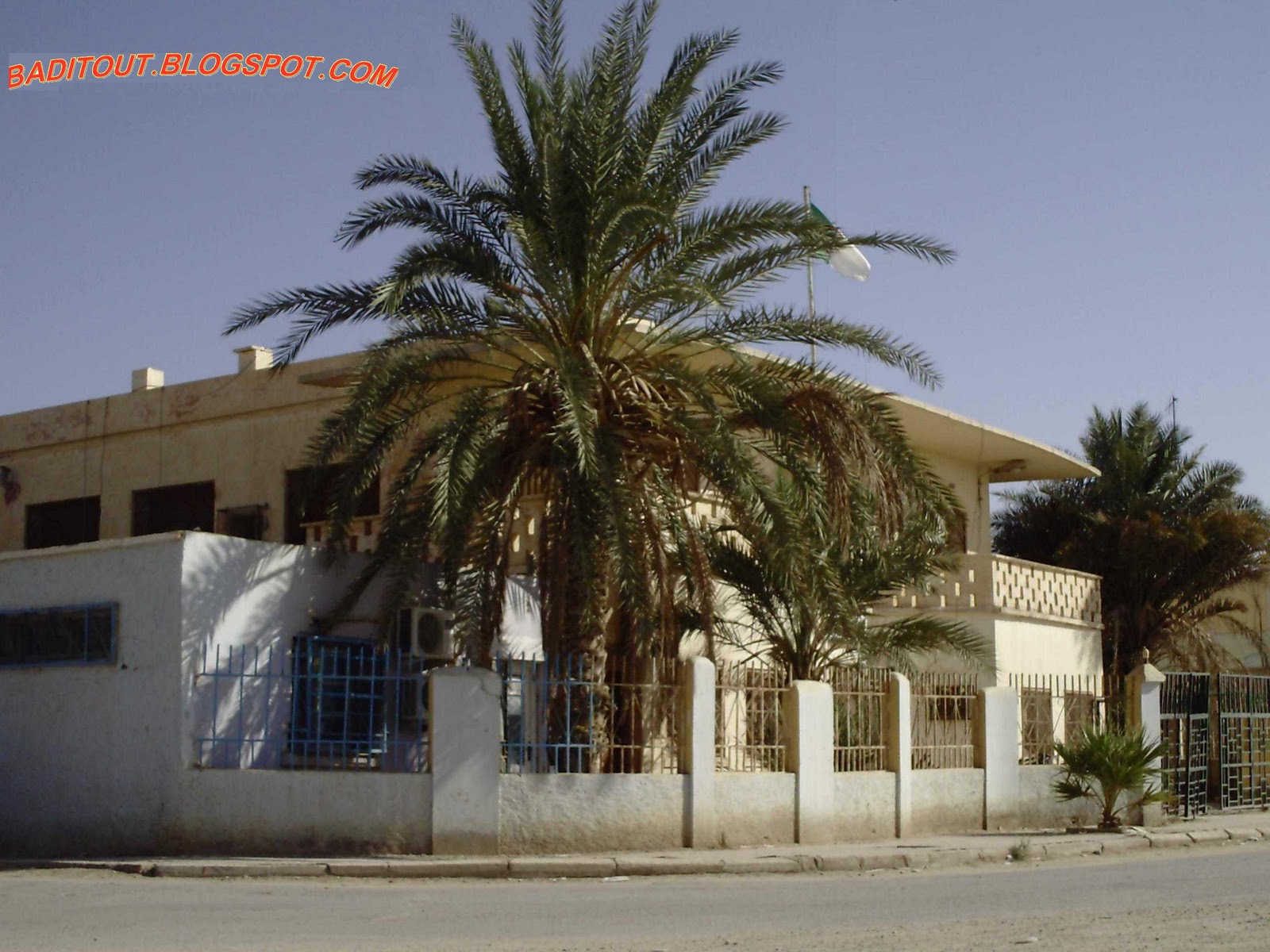 BADI TOUT: مدينة زريبة الوادي ville zeribet el oued