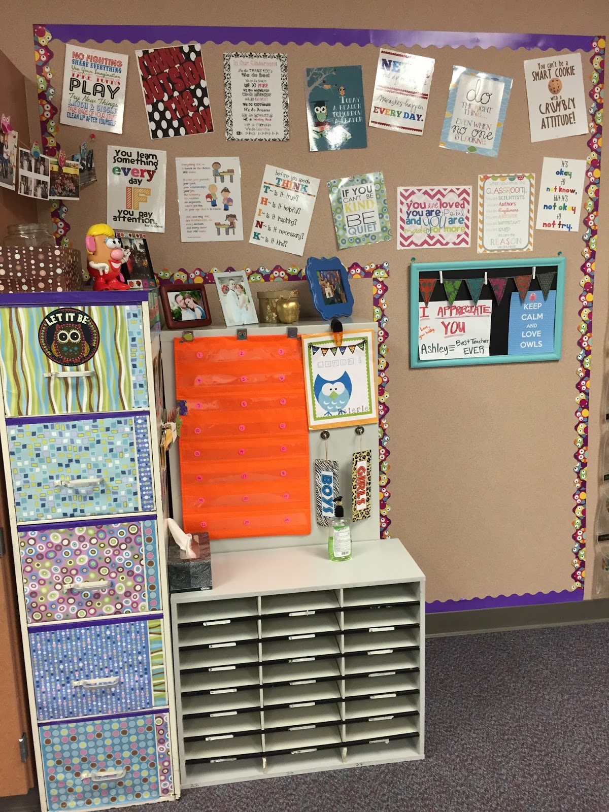 Classroom reveal...organization.....FREEBIES! | The Blessed OCDiva