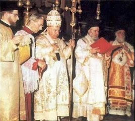 Klave Centesca THE BLOG: New Papal Tiara for the reigning Pontiff, Pope ...