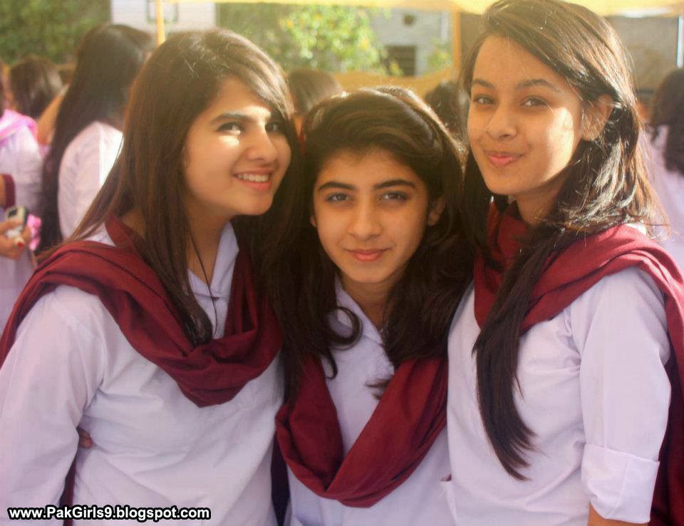 Beautiful Celebrity Pictures: Pakistani College Girls Best Collection
