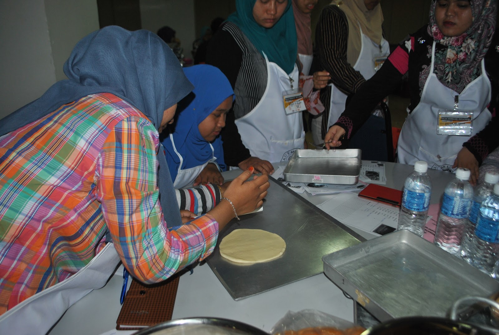 ZIQ BAKERY & CAKE: AKTIVITI SEPANJANG KURSUS PEMBUATAN ROTI,KEK & PASTRI