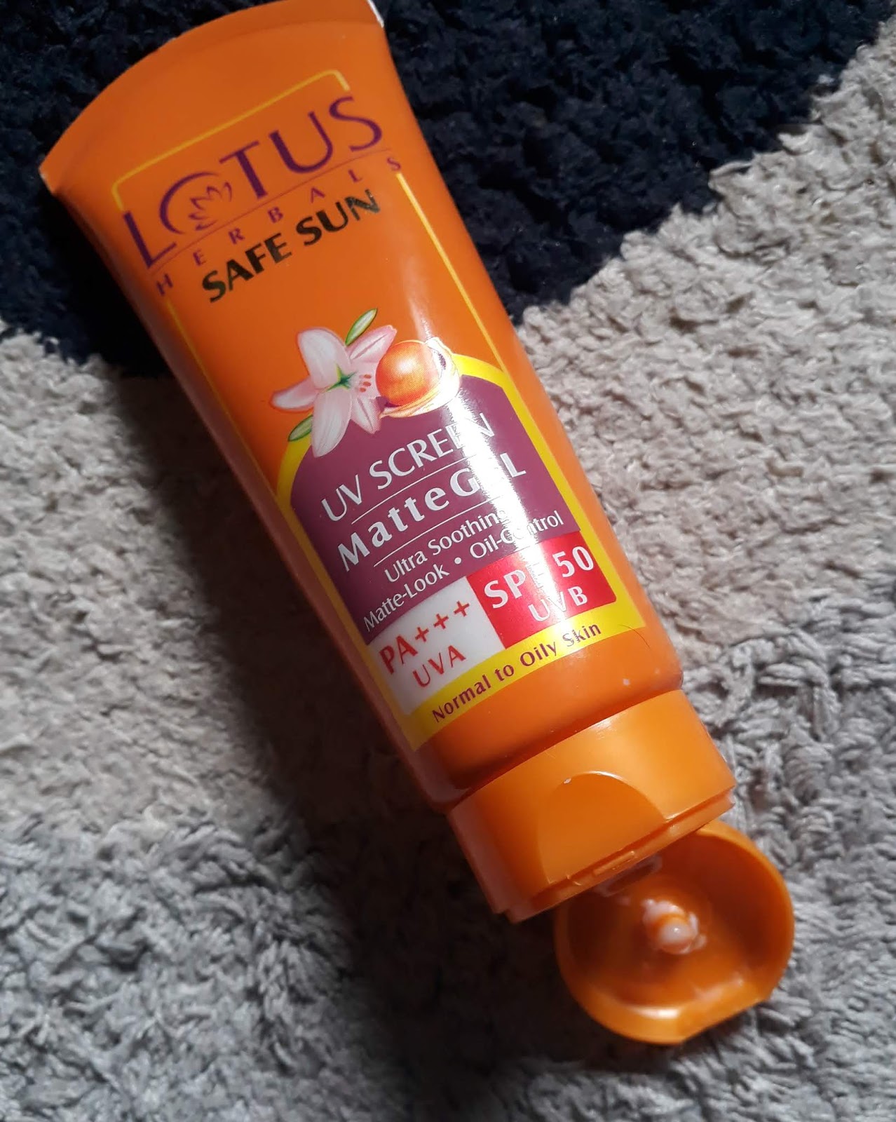 Lotus Herbals Safe Sun UV SCREEN Matte Gel SPF 50| Review |Swatch|- BE ...