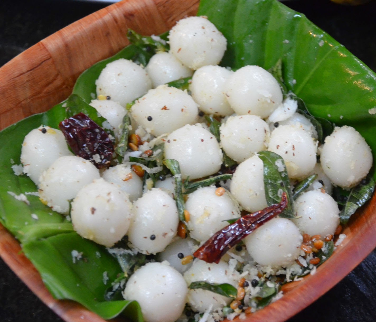 Su's Recipes: Ammani Kozhukattai - a spicy savory for Ganesh Chaturti