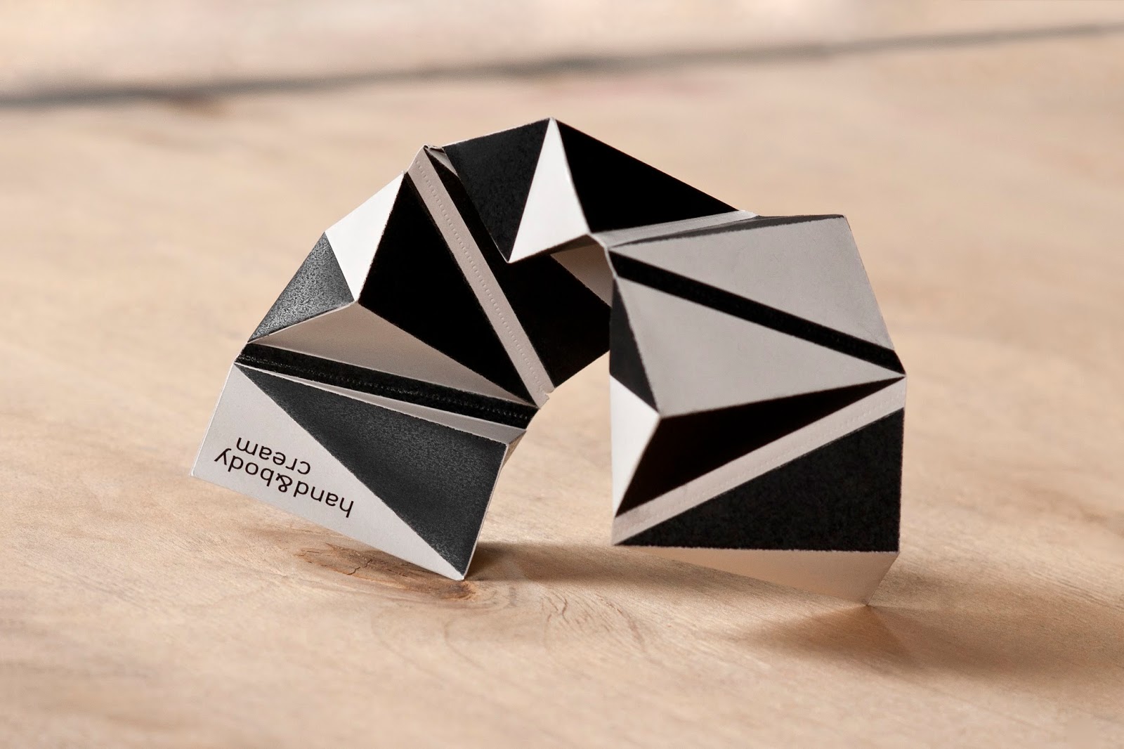 U SHAPE (Student Project) – Packaging Of The World