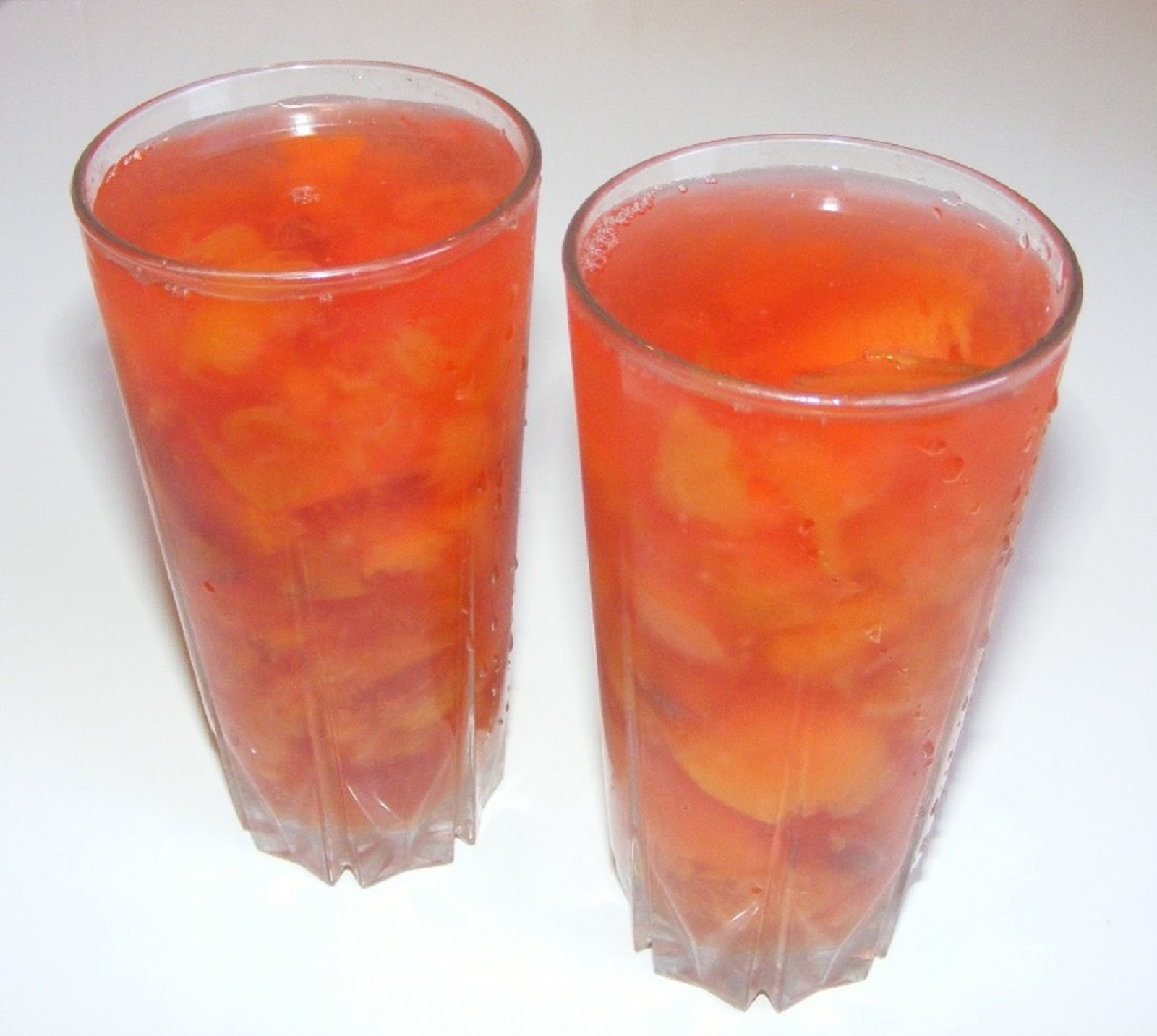 Compot de vara din fructe de sezon | Preparatedevis.ro